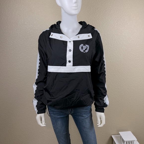 PINK Victoria's Secret | Tops | Nwot 7 Victorias Secret Pink Logo Snap ...